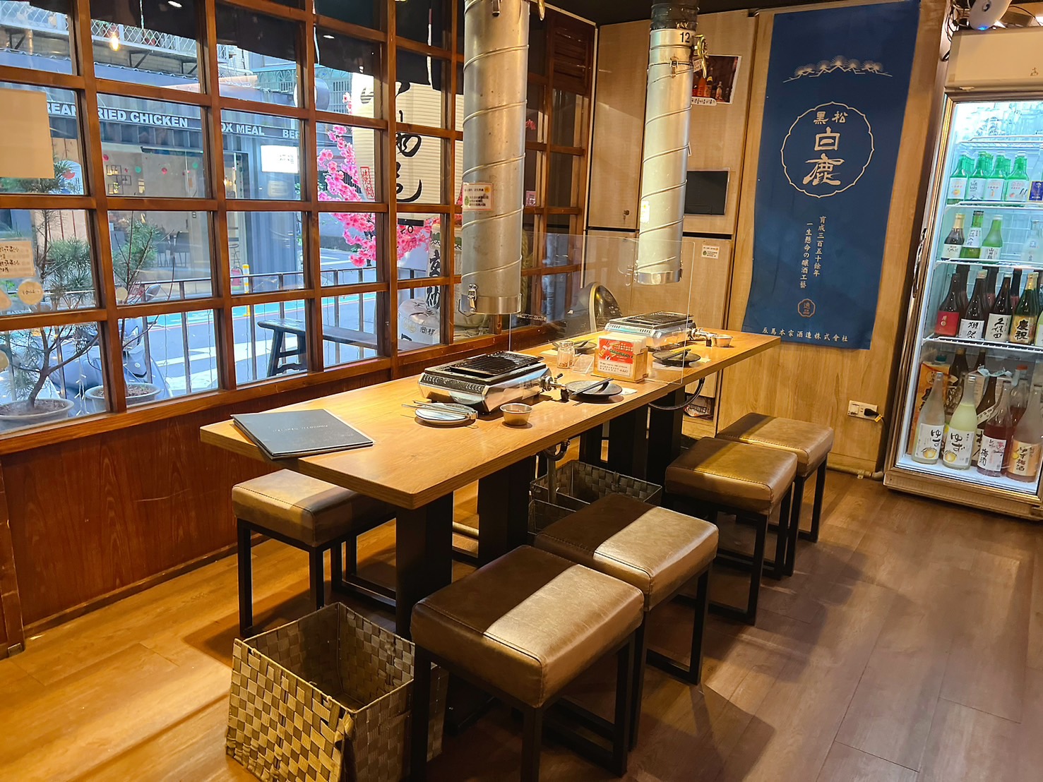 台北寵物友善。小滿苑燒肉。日式氛圍、超優肉質、全程桌邊服務。 - 盧娜的美麗日記